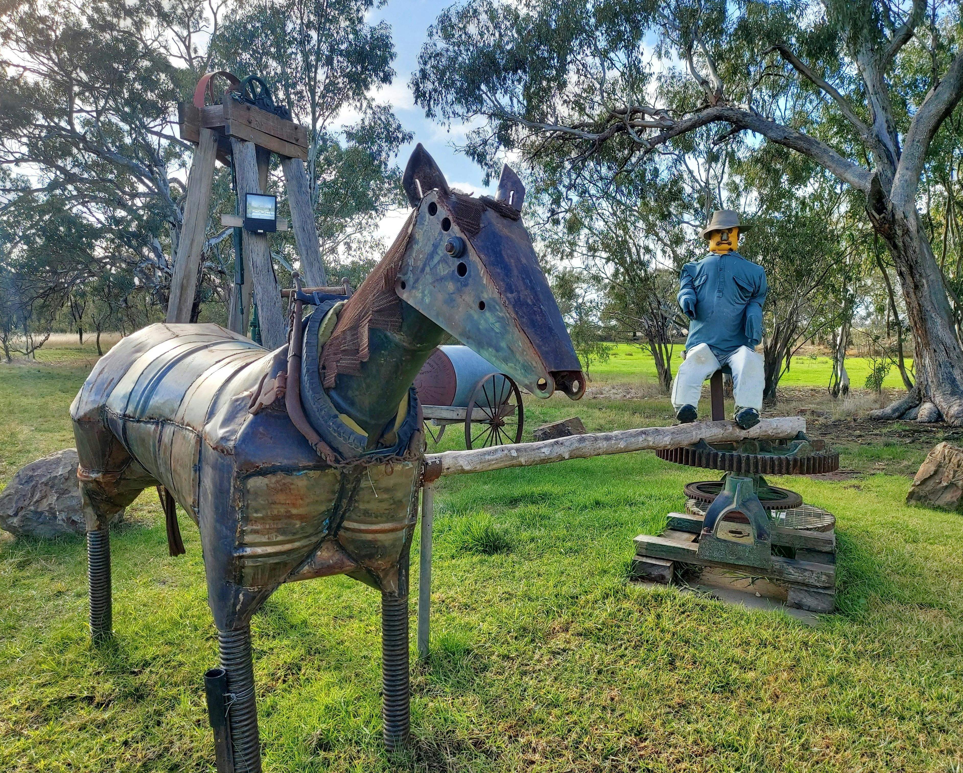 Hardworking Horse Sculpture | North of the Murray